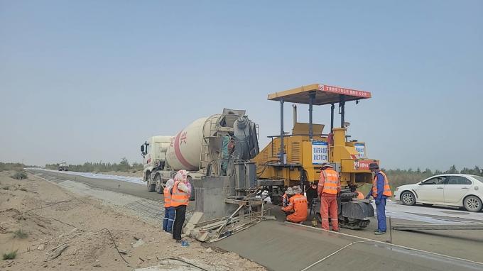 Railway Slip Form Concrete Machine 3m Road Construction Paver Machine